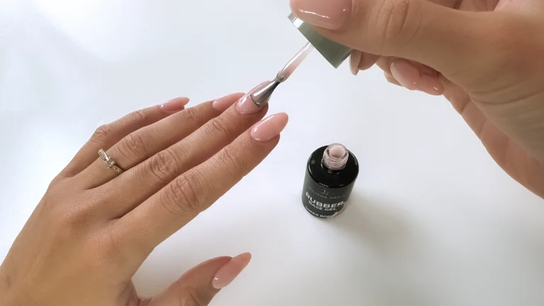 Rubber Base Gel - Juliana Nails